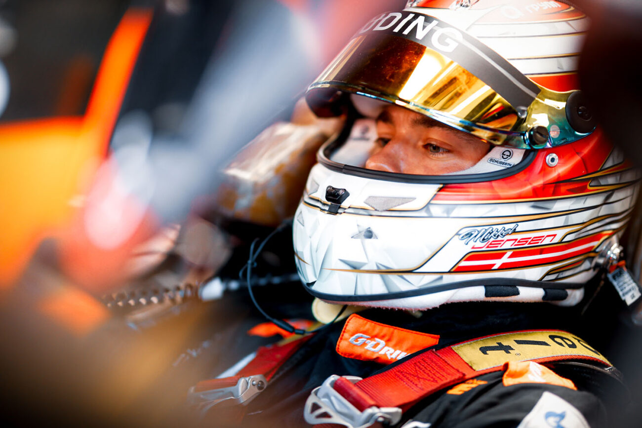 Lige ved og næsten på Paul Ricard - Boxengasse