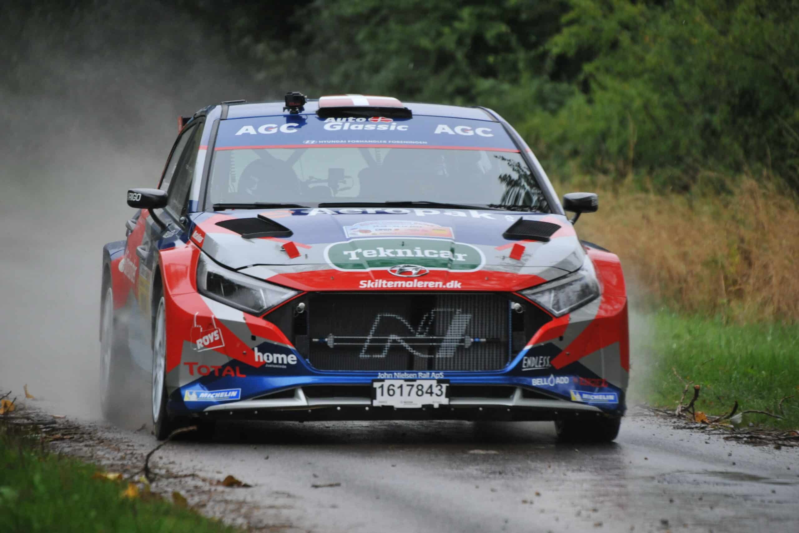 Ib Kragh klar til at prøve rallybilen for første gang - Boxengasse