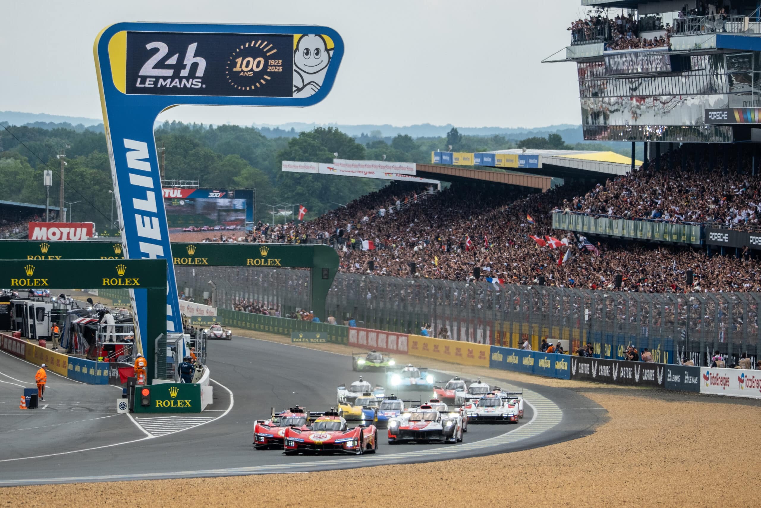 Le Mans: Toyota-føring efter første time - Boxengasse