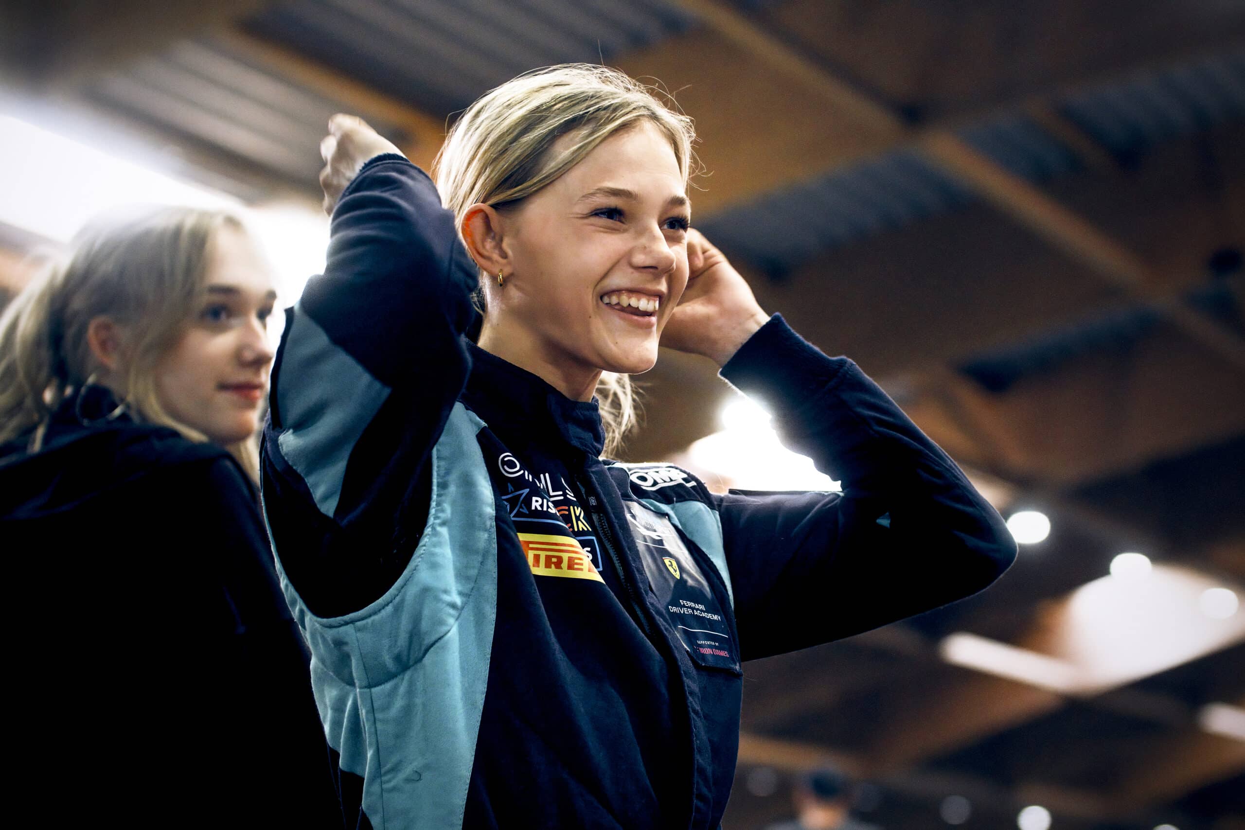 F1 Academy: Alba Hurup Larsen straffet i stærk debut - Boxengasse