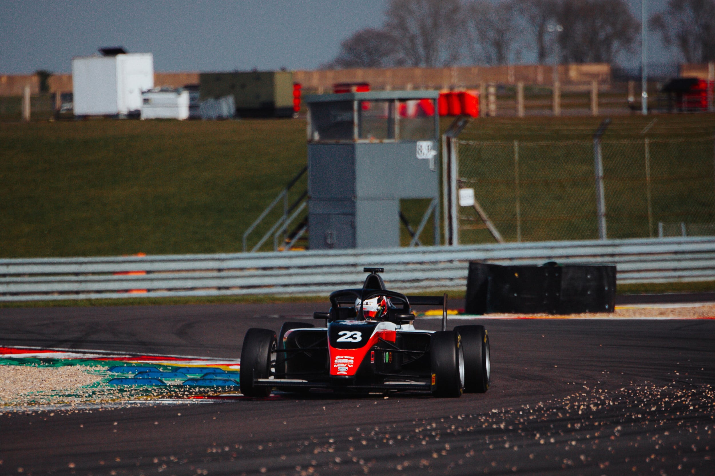 Guide: Alt om Luca Magnussens sæson i GB4 - Boxengasse