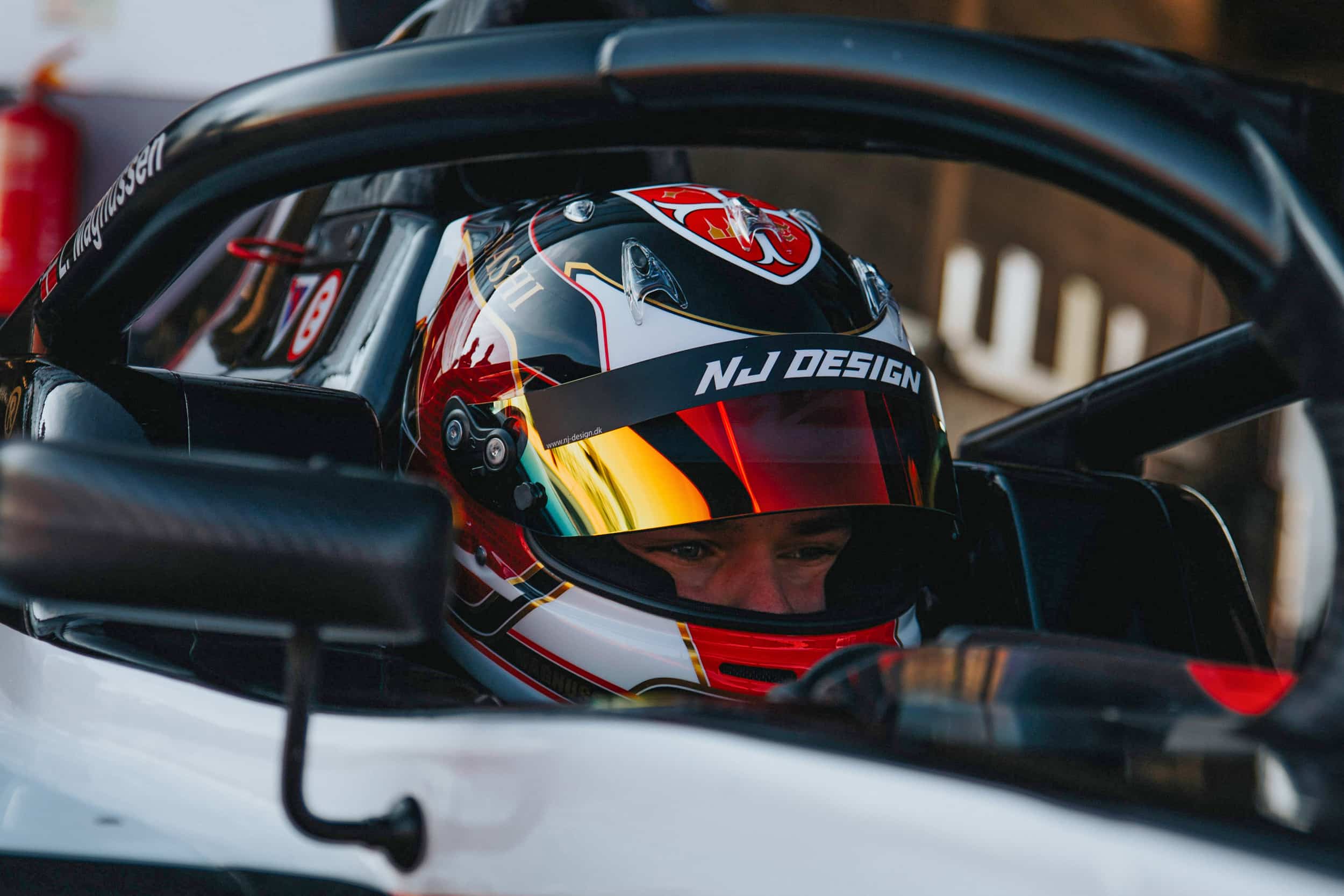 Luca Magnussen ender GB4-debut med stort crash - Boxengasse