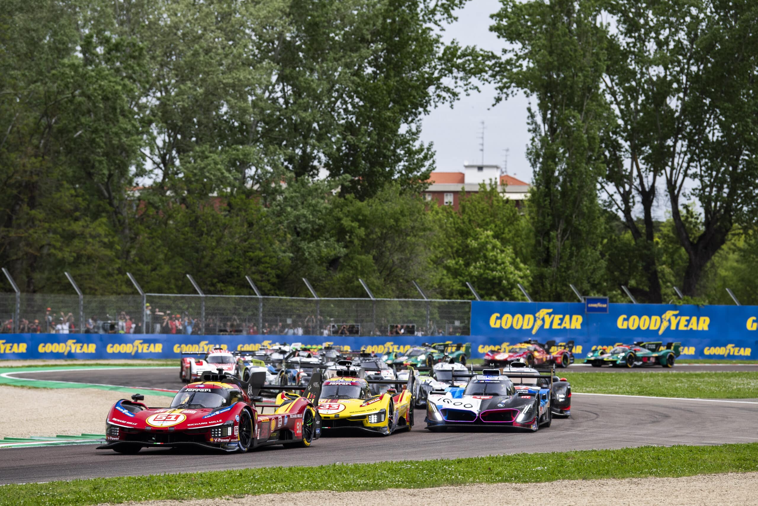 FIA WEC: Ferrari vinder vildt strategidrama på Imola - Boxengasse