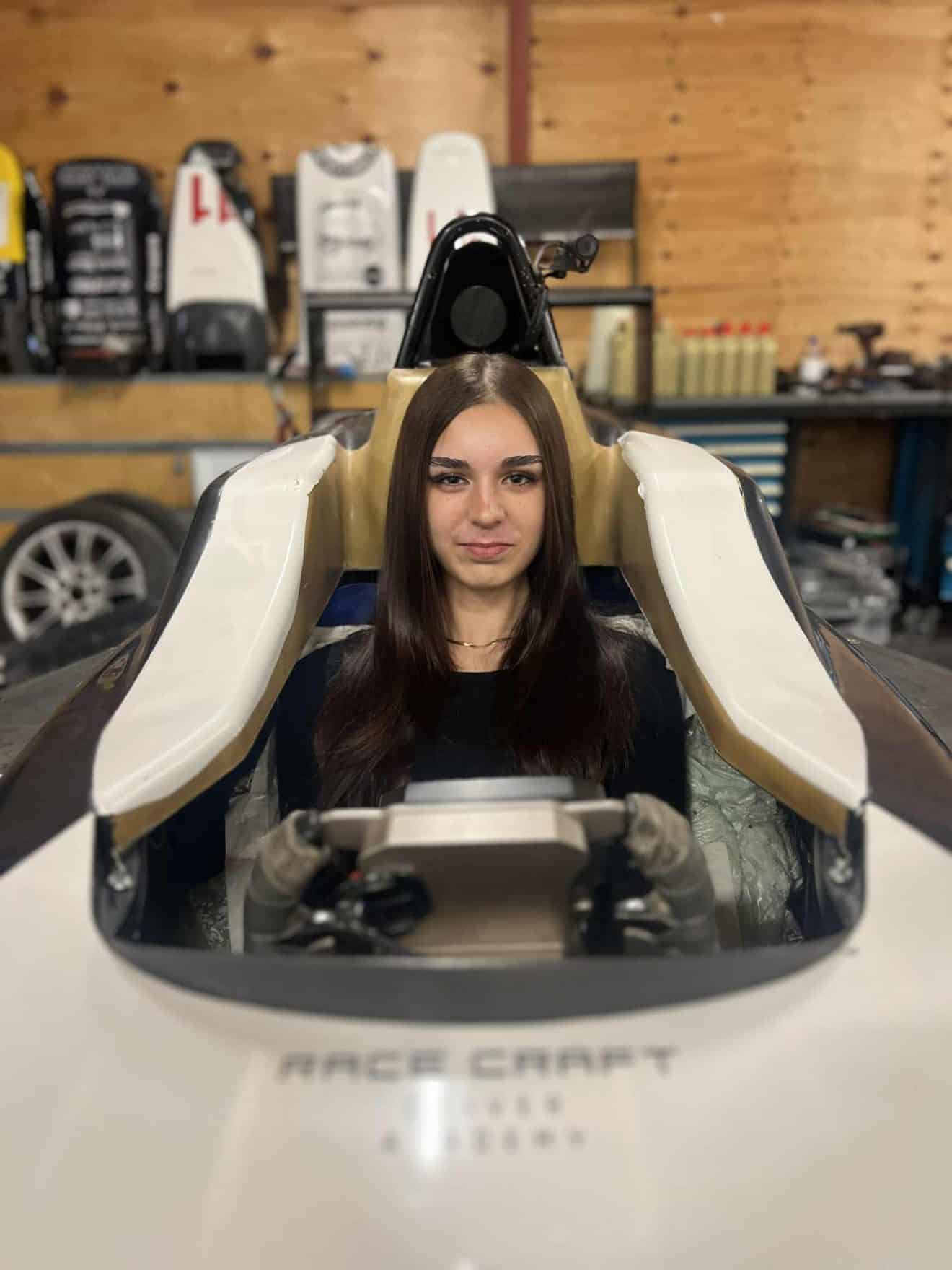 Janine Wermuth får formeldebut med RaceCraft Driver Academy - Boxengasse